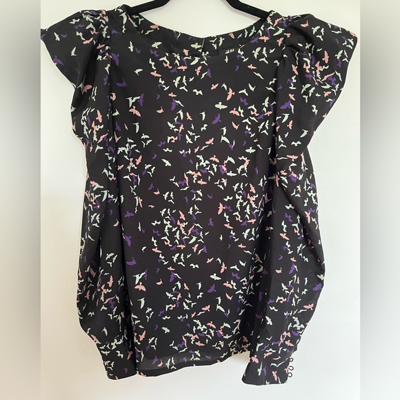 H&M | Tops | Hm Bird Blouse With Dramatic Shoulders And Pretty Button ...